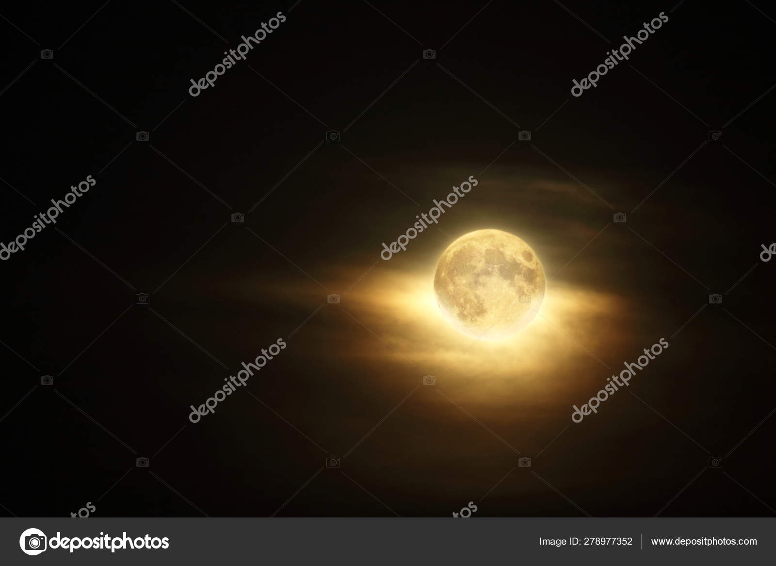 Detailed full moon in dark cloudy sky — Stock Photo © MarijaCrow #278977352