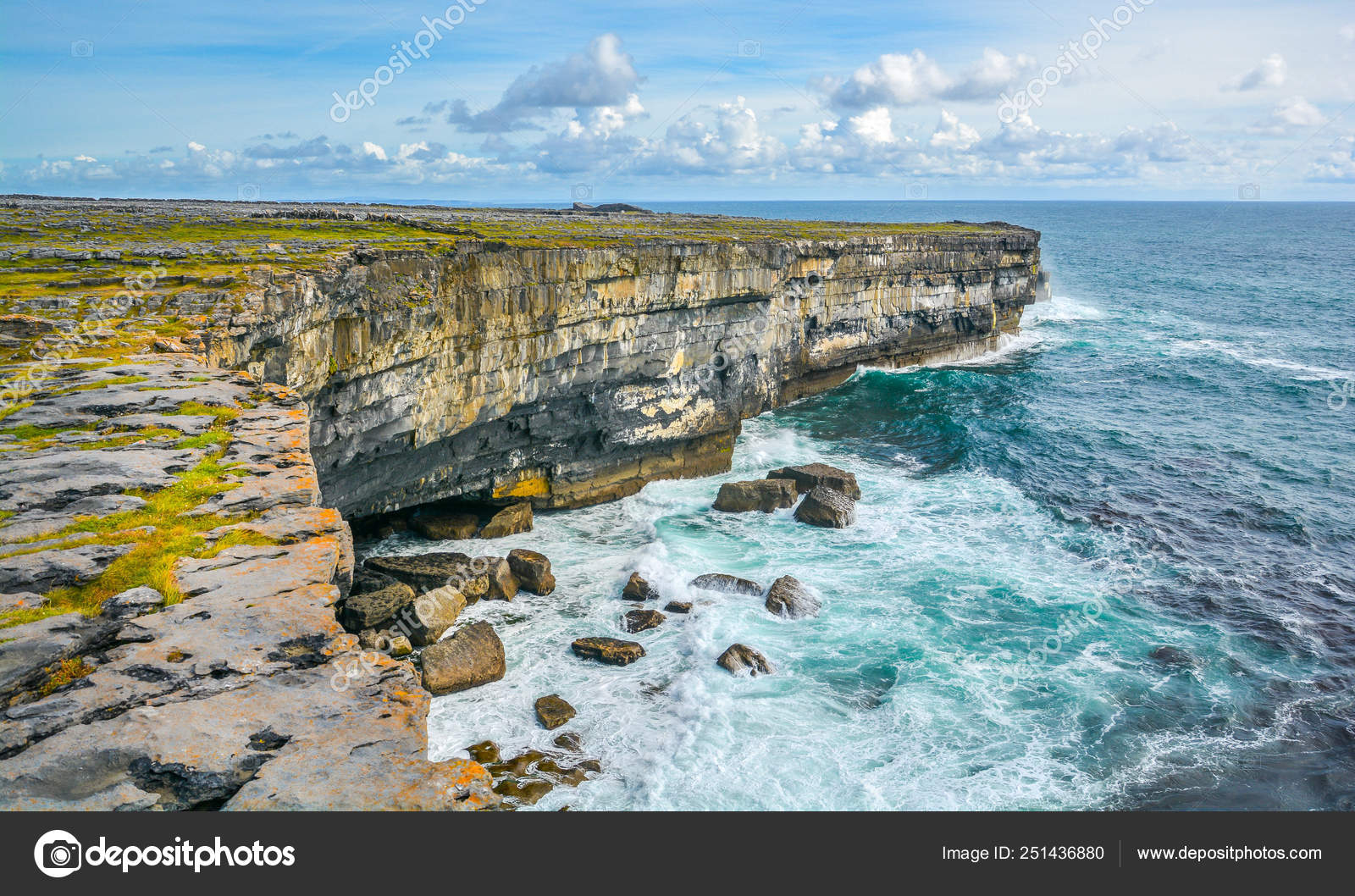 Scenic Cliffs Inishmore Aran Islands Ireland — Stock Photo © e55evu ...