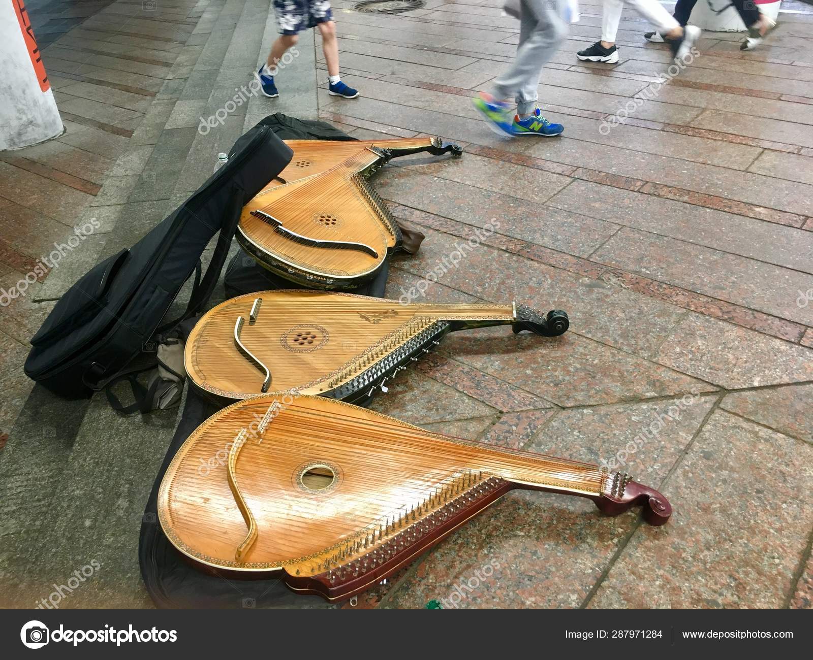 Bandura Ukrainian folk musical instrument. Instruments of street ...