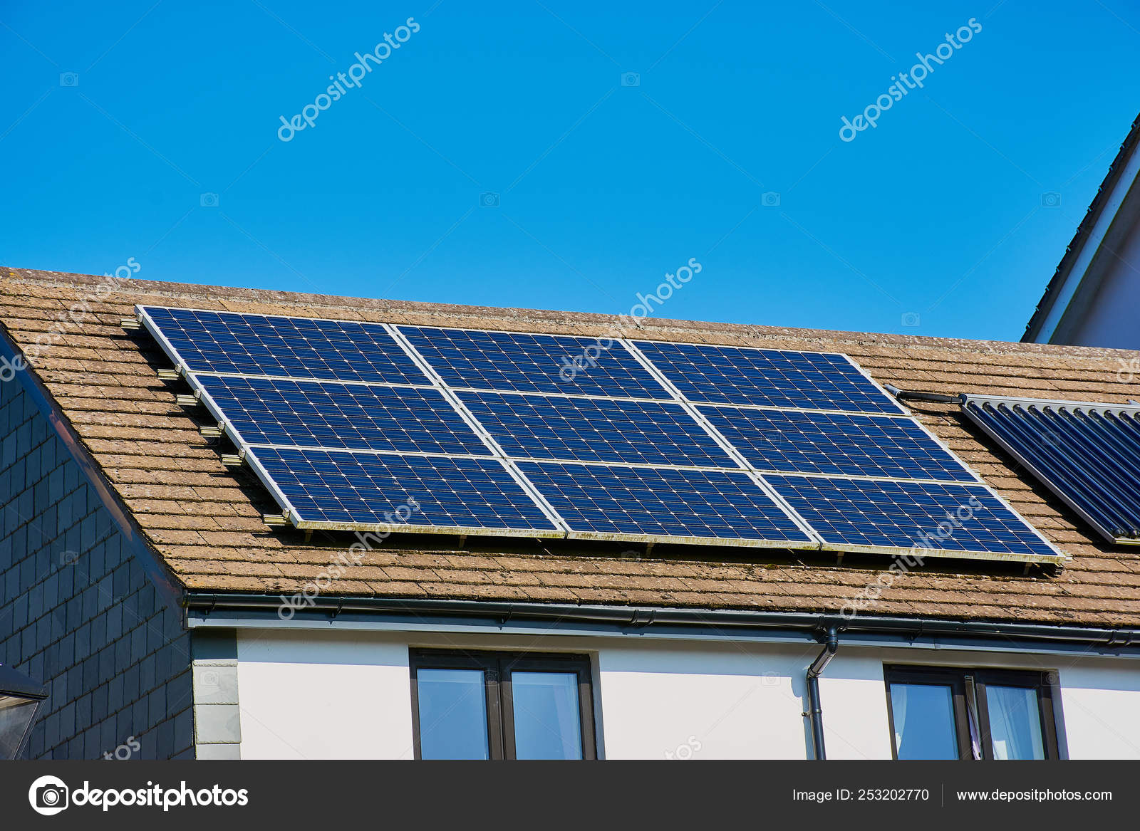 Photovoltaic power plant on a British house Stock Photo by ...