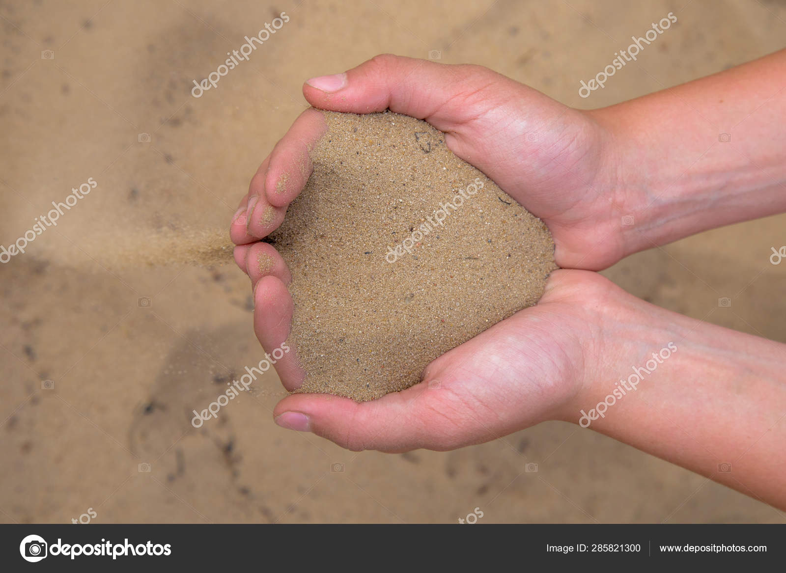 Hands Release Sand Sand Flows Hands Summer Beach Vacation — Stock Photo ...