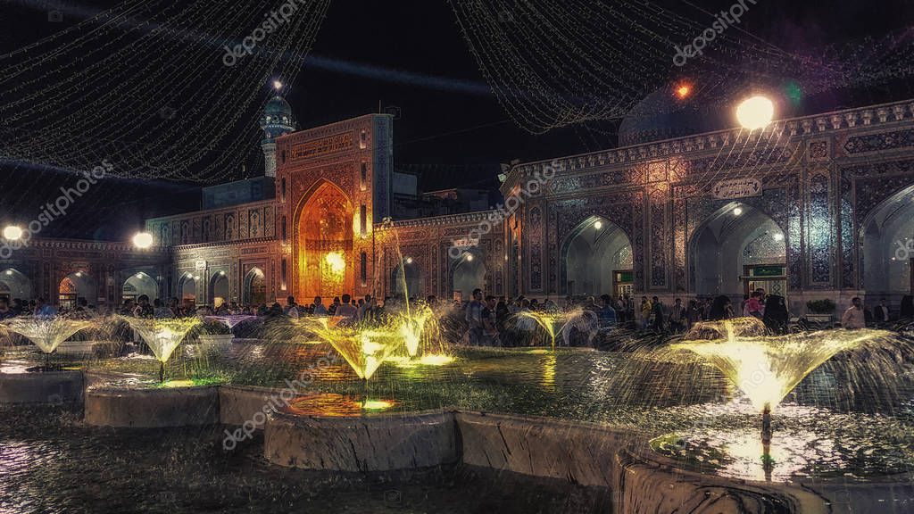 Mashhad, Irán - 04 de octubre de 2015: Interior del complejo Haram ...