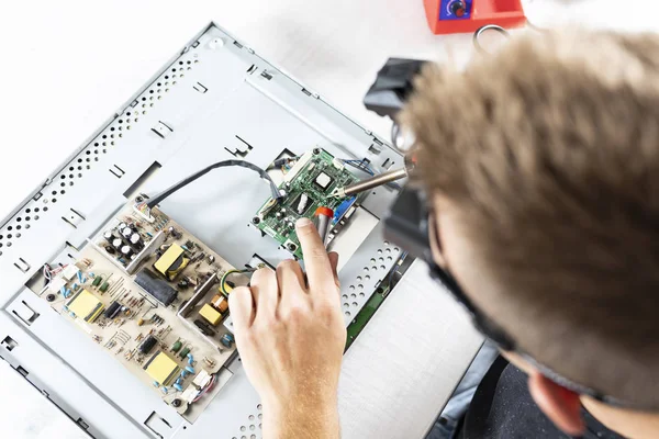 Electronics repair Stock Photos, Royalty Free Electronics repair Images ...