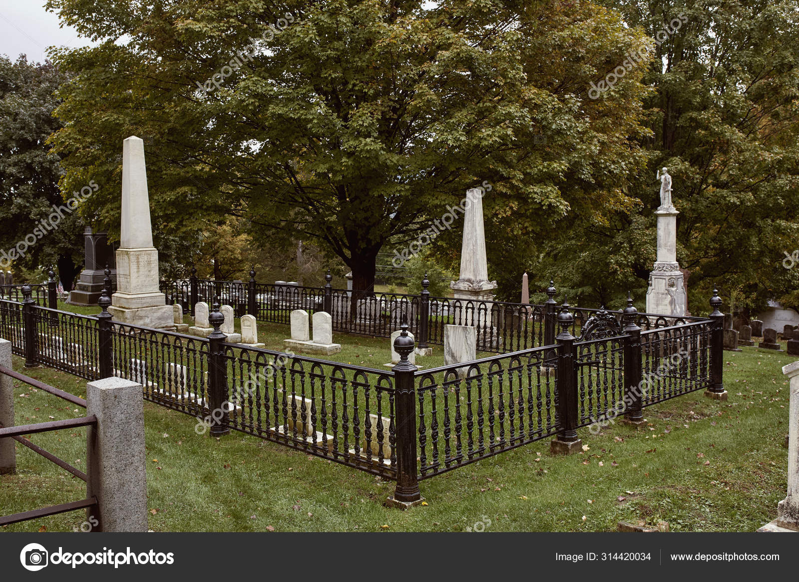 Bennington Vermont October 1St 2019 Historic Bennington Centre Cemetery ...