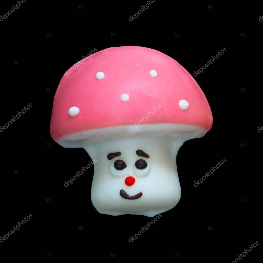 Pastel de Souffle en forma de hongo rosa divertido con la cara ...