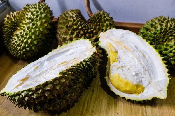 Asian people eat durian Stock Photos, Royalty Free Asian people eat ...