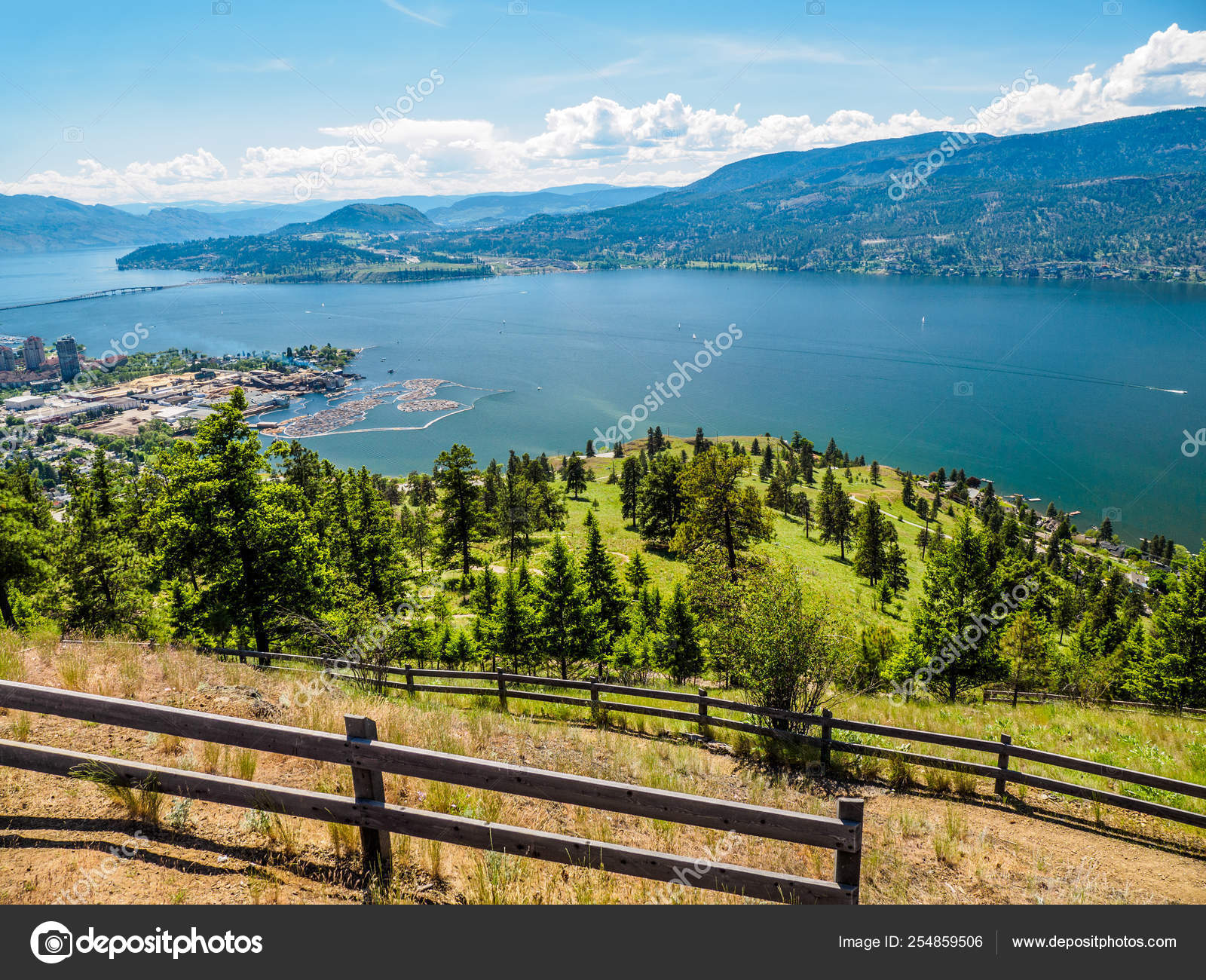 Kelowna, British Columbia, Canada, on the Okanagan lake, city vu Stock ...