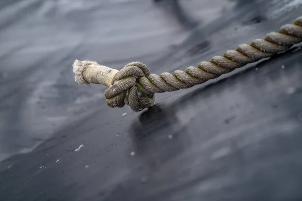 Fotos de Corda rompendo, Imagens de Corda rompendo sem royalties ...