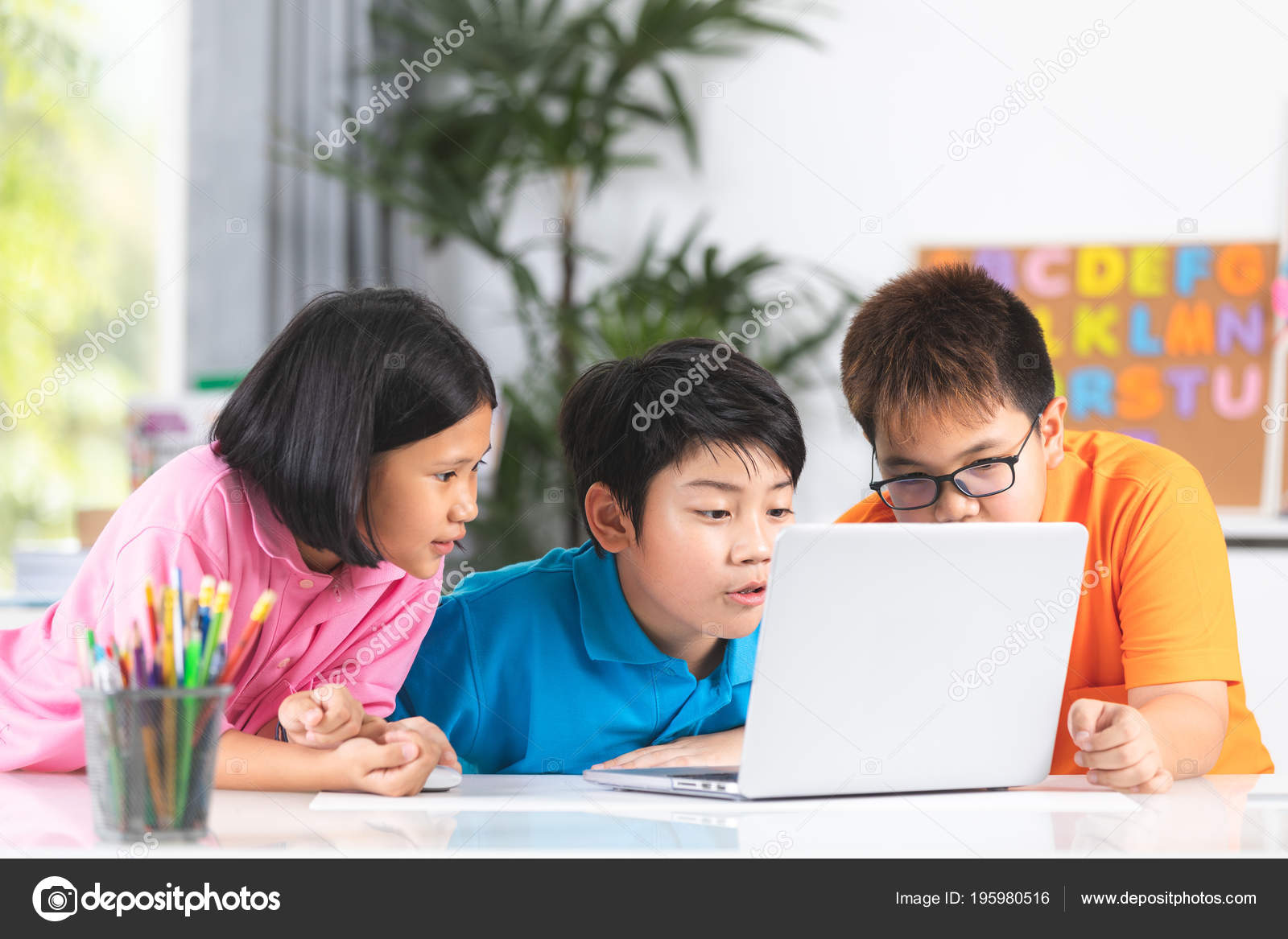 Cute Asian Children Using Laptop Together Smile Face — Stock Photo ...