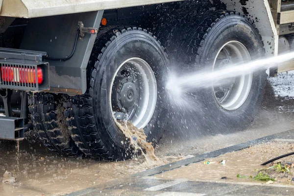 Semi truck wash Stock Photos, Royalty Free Semi truck wash Images ...