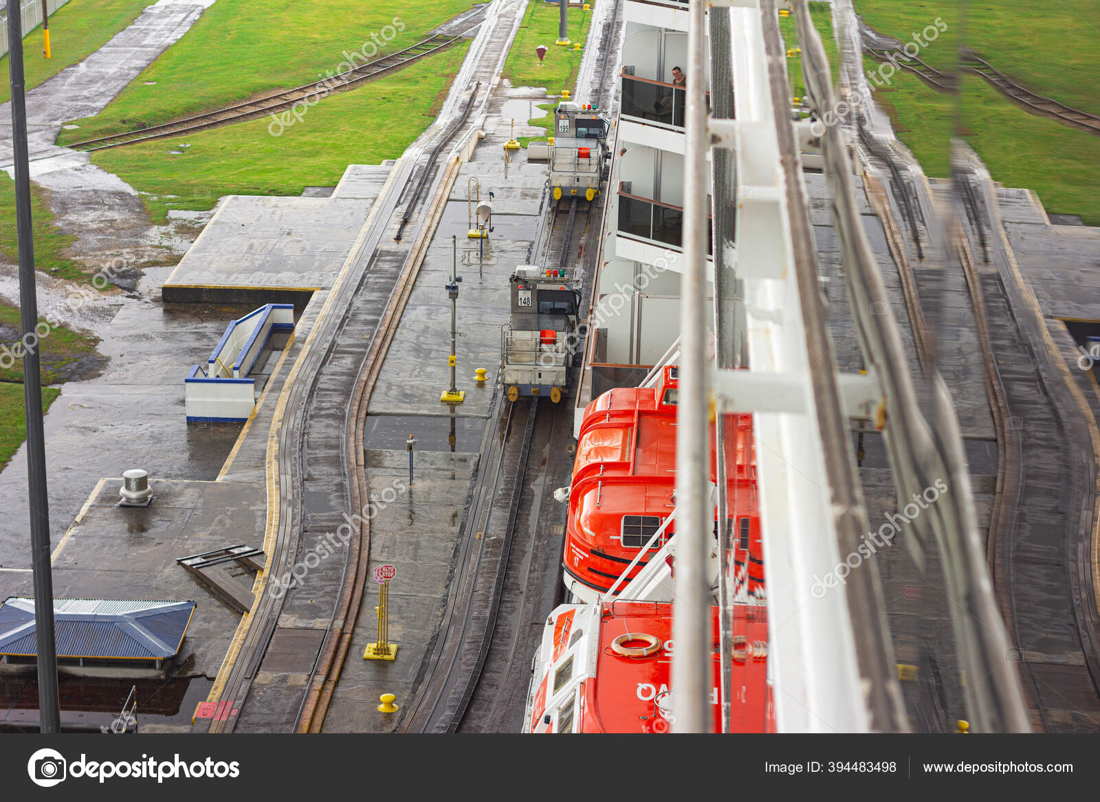Path Panama Canal Gateways Panama Canal – Stock Editorial Photo ...