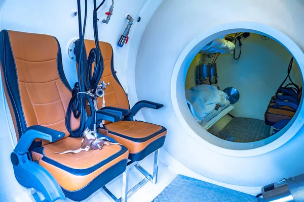 Pressure chamber Stock Photos, Royalty Free Pressure chamber Images ...