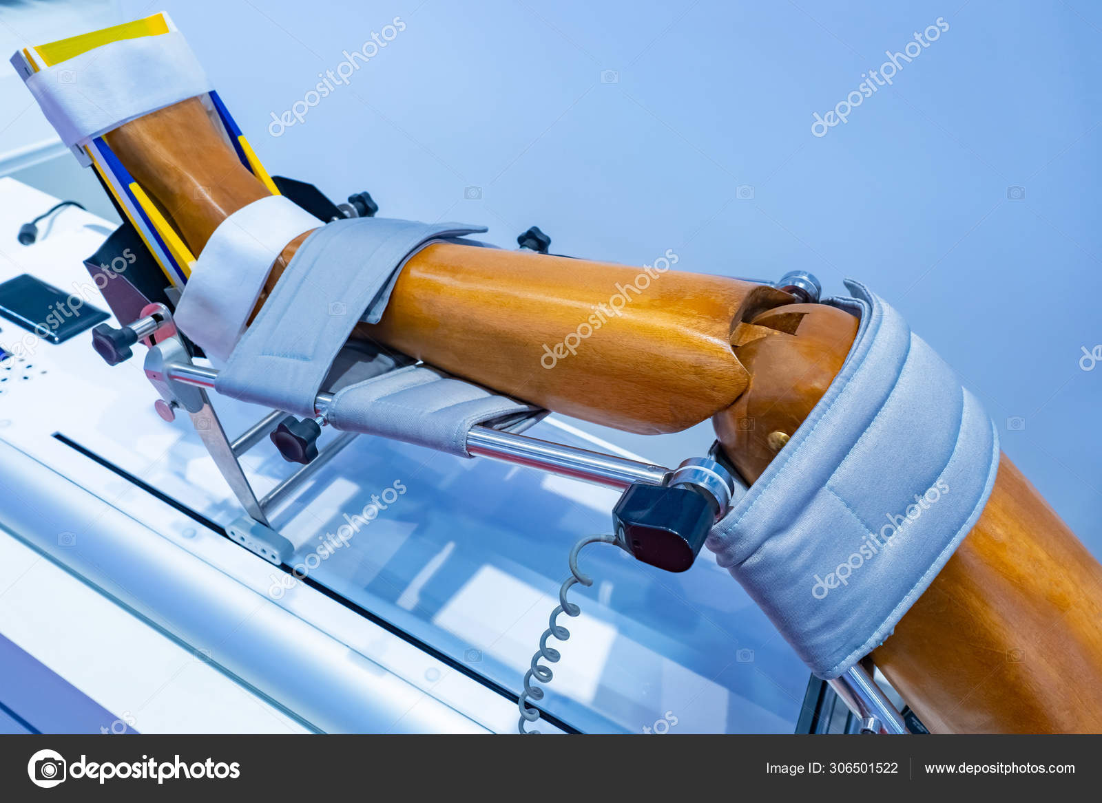 Equipment for restoring legs. Rehabilitation after a broken leg. The ...