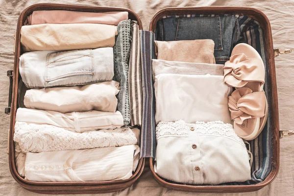 Packing overload suitcase Stock Photos, Royalty Free Packing overload ...