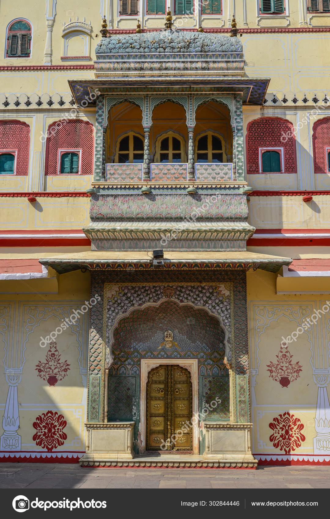 Old buildings in Jaipur, India – Stock Editorial Photo © phuongphoto ...