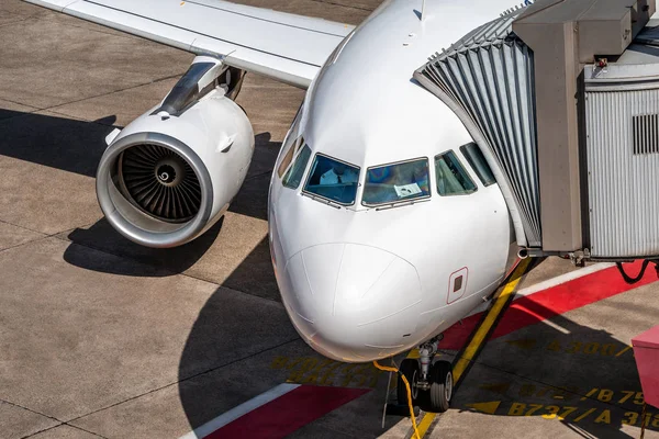 Plane start Stock Photos, Royalty Free Plane start Images | Depositphotos