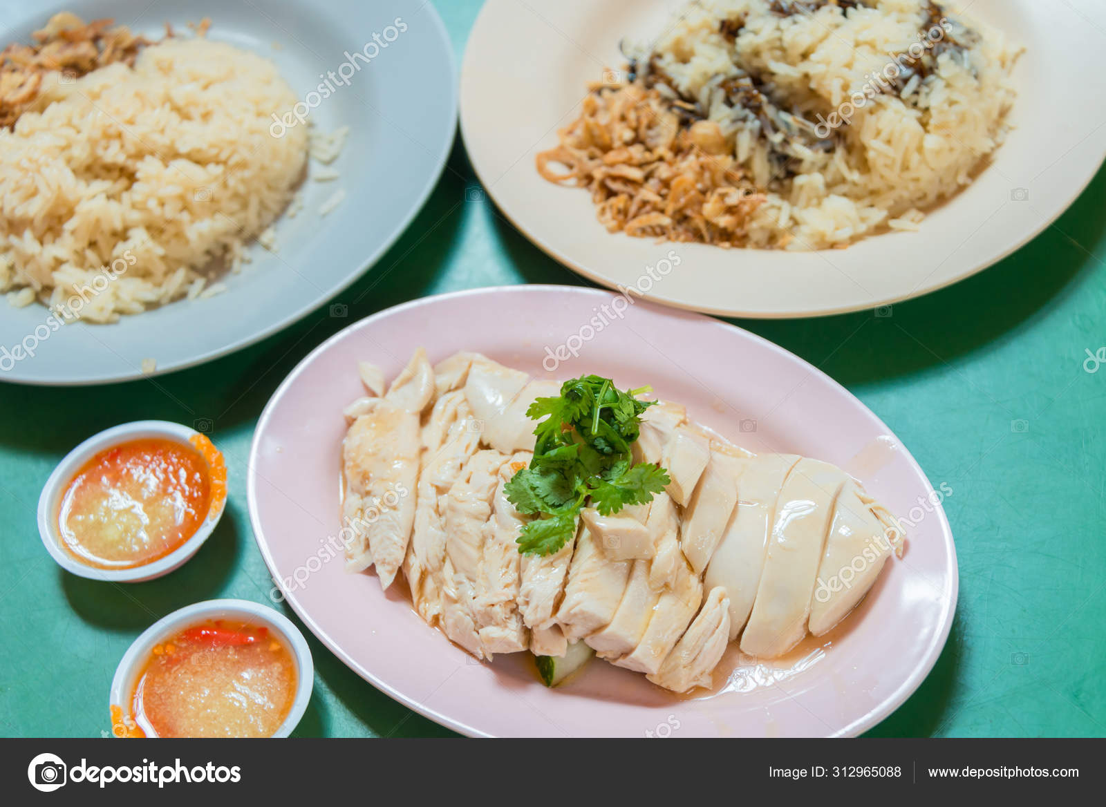 Steamed Chicken Rice Singapore Style Popular Delicious Food Singapore ...