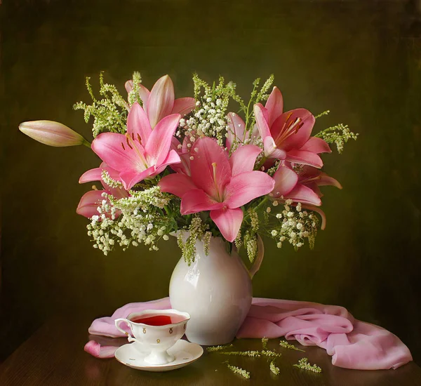 Bodegones de flores fotos de stock, imágenes de Bodegones de flores sin ...