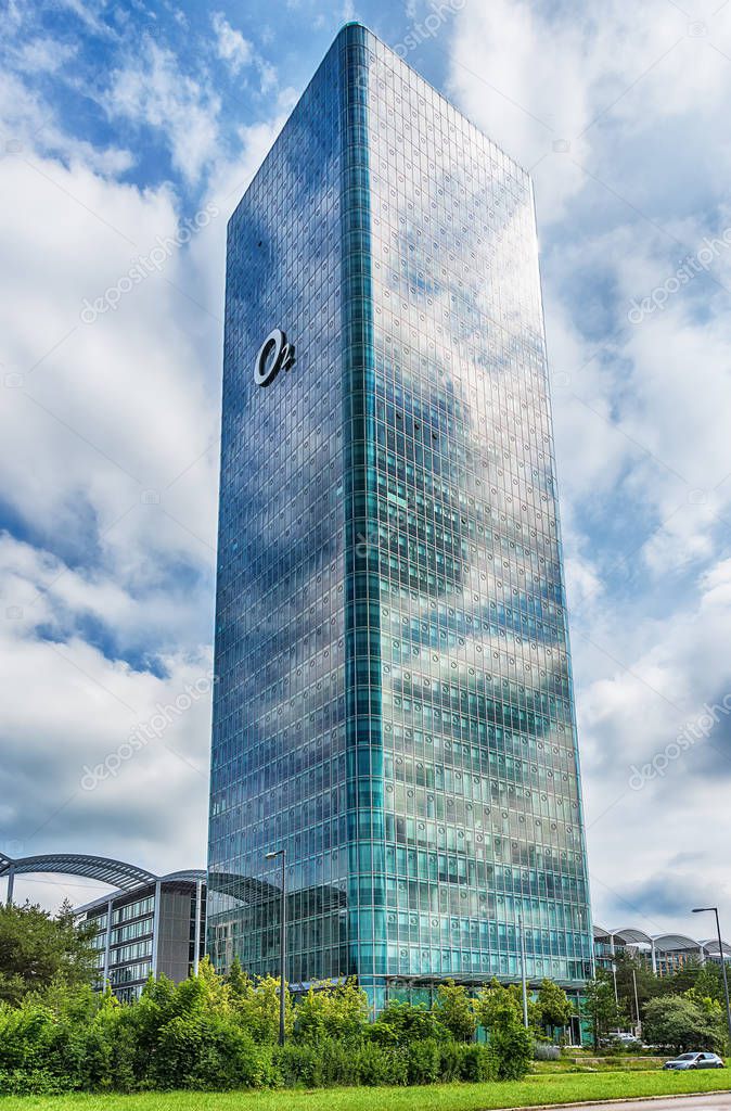 Múnich, Alemania - 09 de junio de 2018: La Torre O2 en Múnich. El edificio 'Uptown Mnchen' en ...