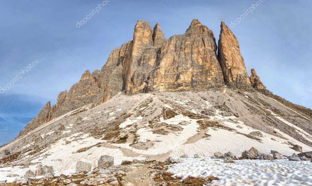 Caminata de primavera alrededor de Tre Cime di Lavaredo masiva ...
