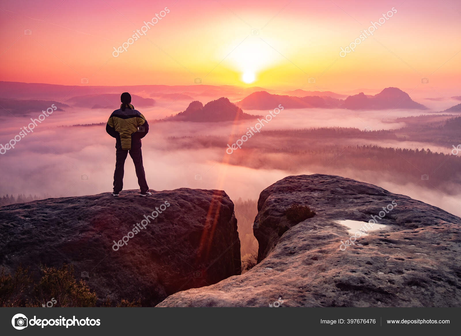 Spectacular Mountain Ranges Silhouettes Man Reaching Summit Enjoying ...