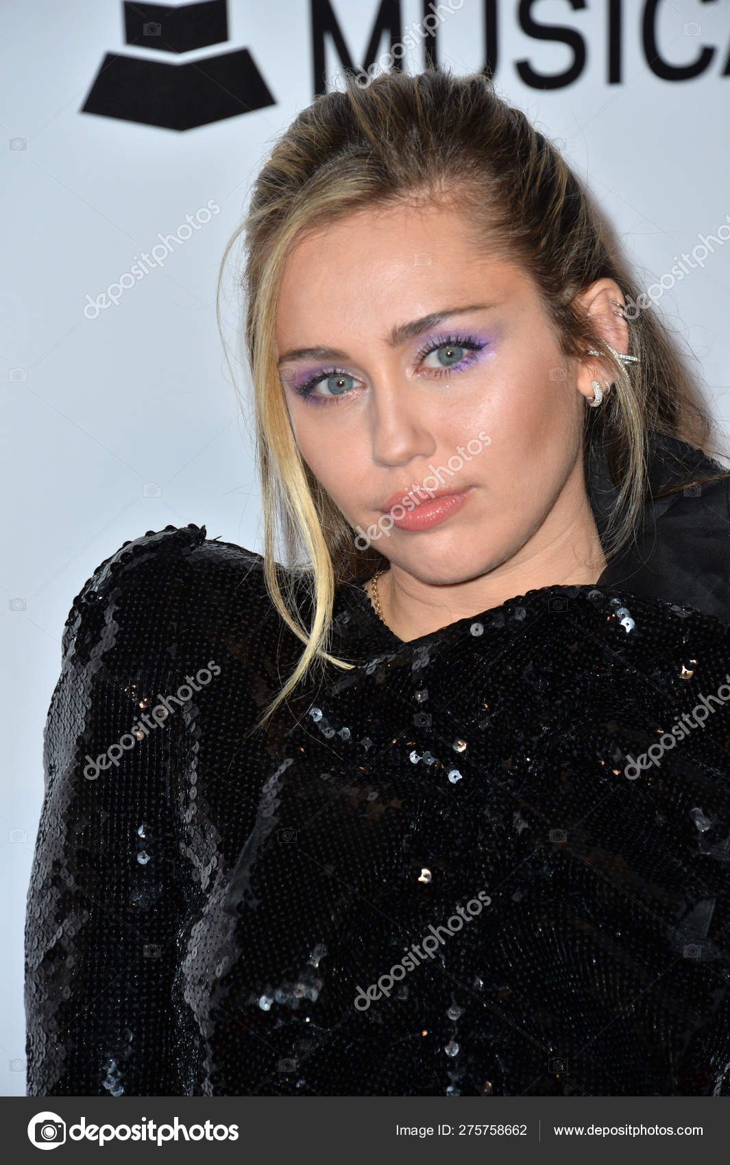 Miley Cyrus — Stock Editorial Photo © Featureflash #275758662