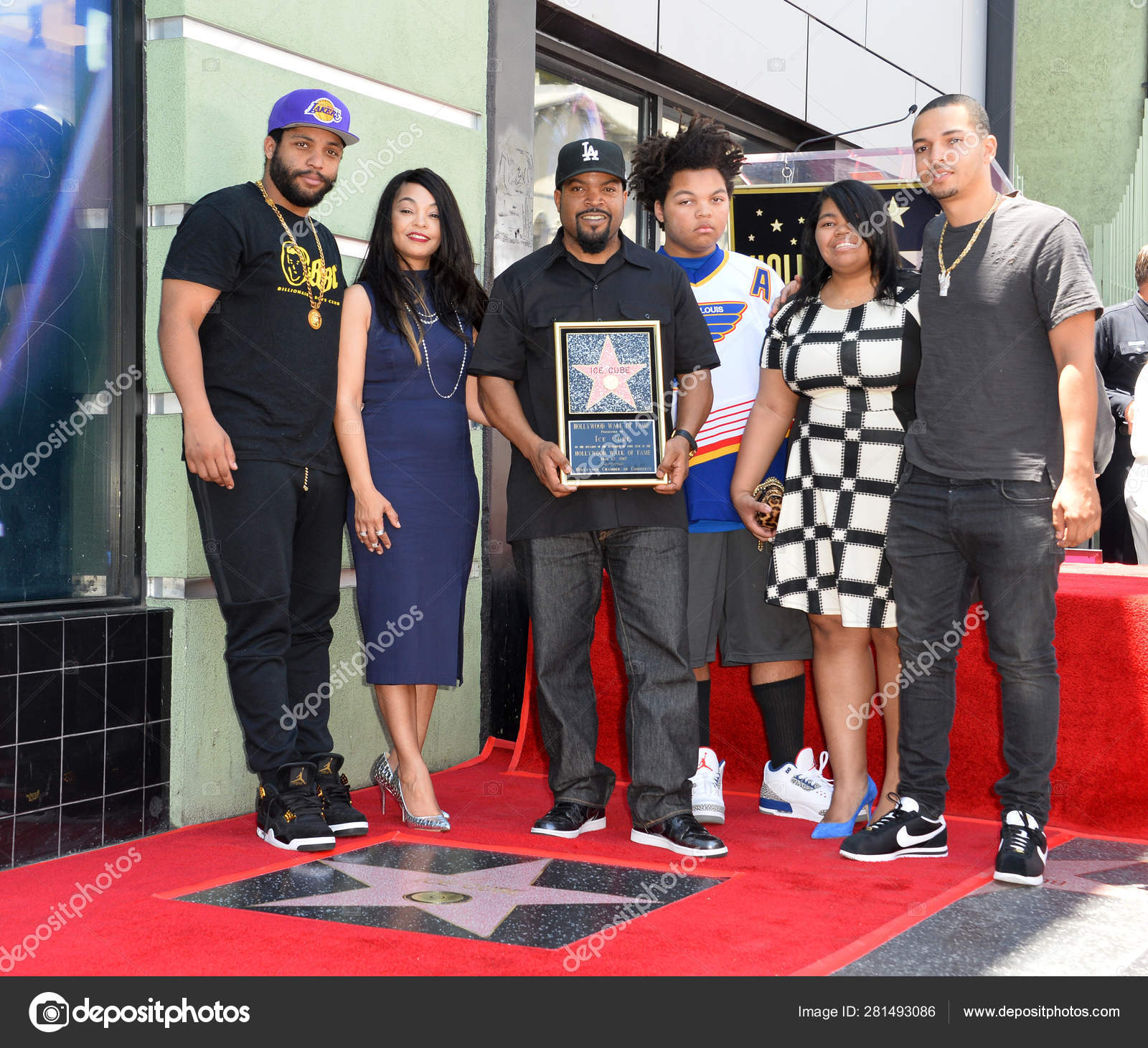 Images Ice Cube And Family Ice Cube Family Stock Ice Cubes With Pink