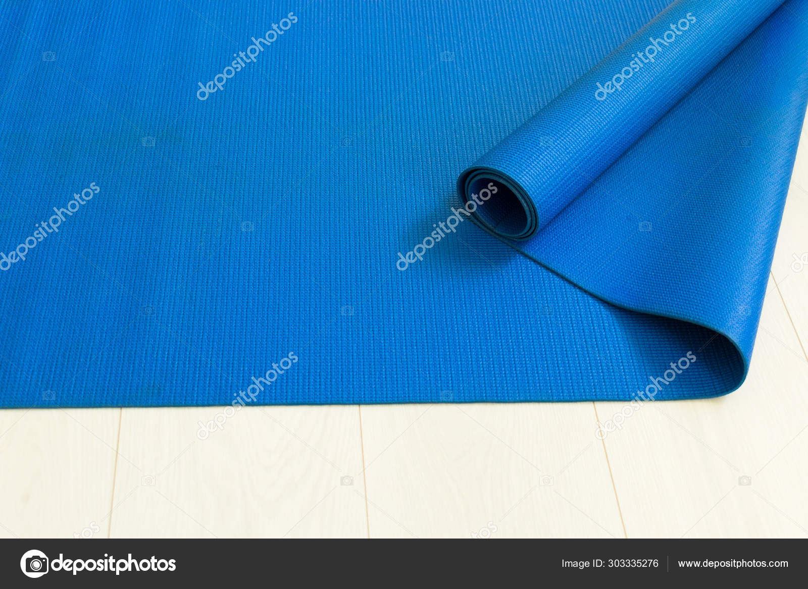 Blue Yoga Mat View Top Concept Yoga — Stock Photo © Olivka888 #303335276