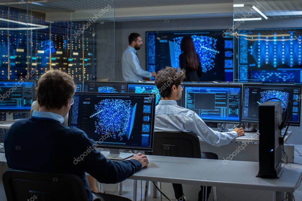 Equipo multiétnico de ingenieros de investigación, arquitectos de redes neuronales ...