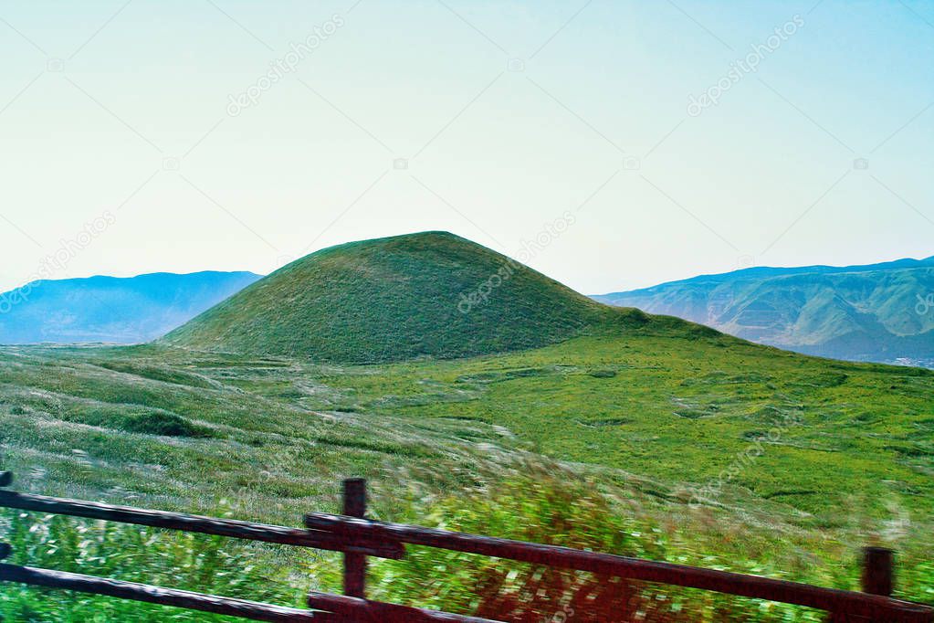 Monte Aso (Aso-san), el volcán activo más grande de Japón se encuentra ...