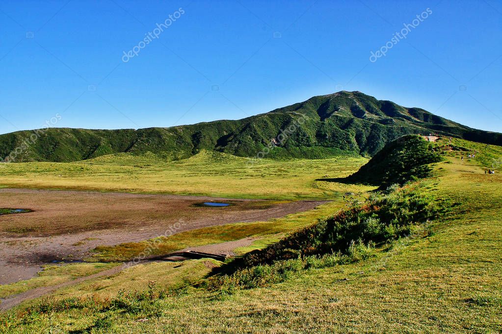 Monte Aso (Aso-san), el volcán activo más grande de Japón se encuentra ...