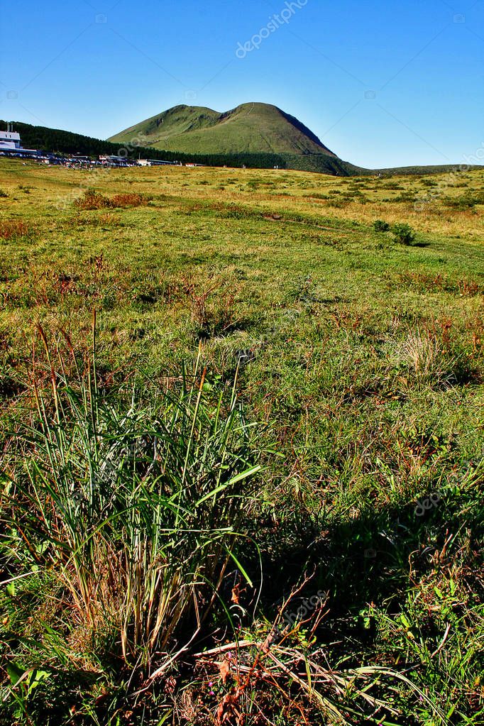 Monte Aso (Aso-san), el volcán activo más grande de Japón se encuentra ...