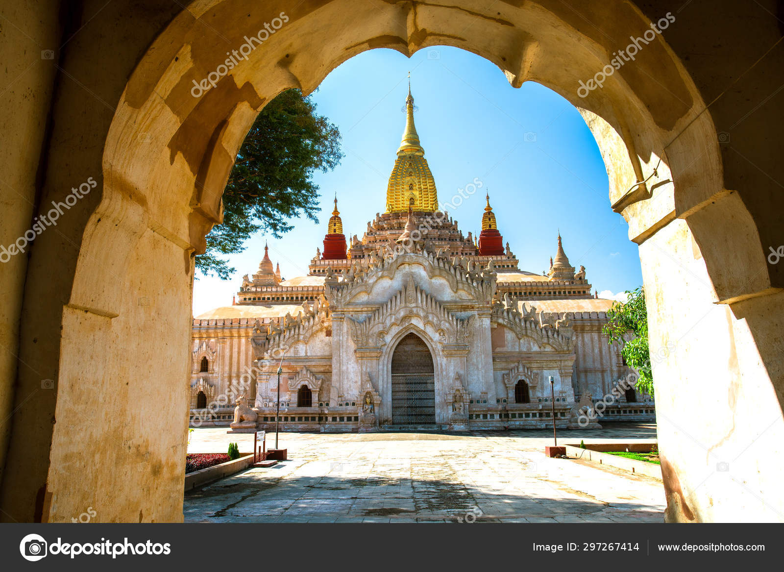 Ananda Temple Stock Photo by ©bhidethescene 297267414