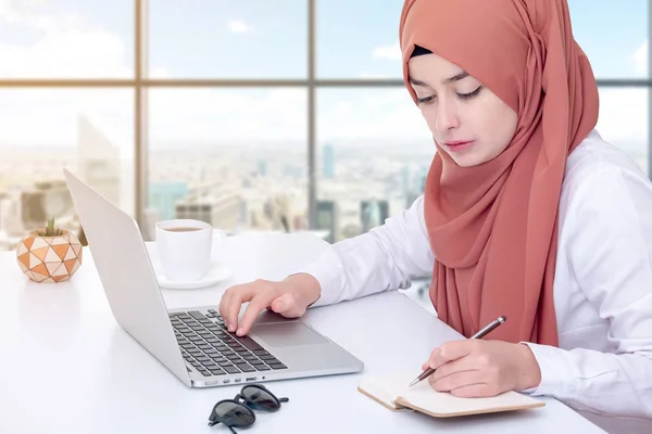 Islamic business women Stock Photos, Royalty Free Islamic business ...