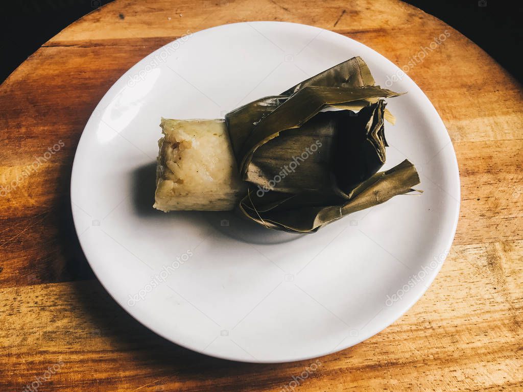 arem-arem o lemper es comida tradicional de java. Arem-arem hecho de ...