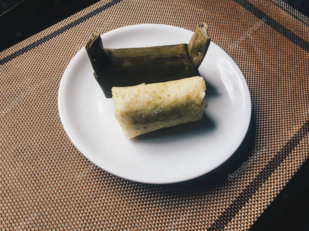 arem-arem o lemper es comida tradicional de java. Arem-arem hecho de ...
