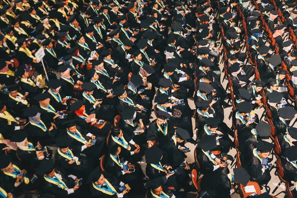 Graduation crowd Stock Photos, Royalty Free Graduation crowd Images ...