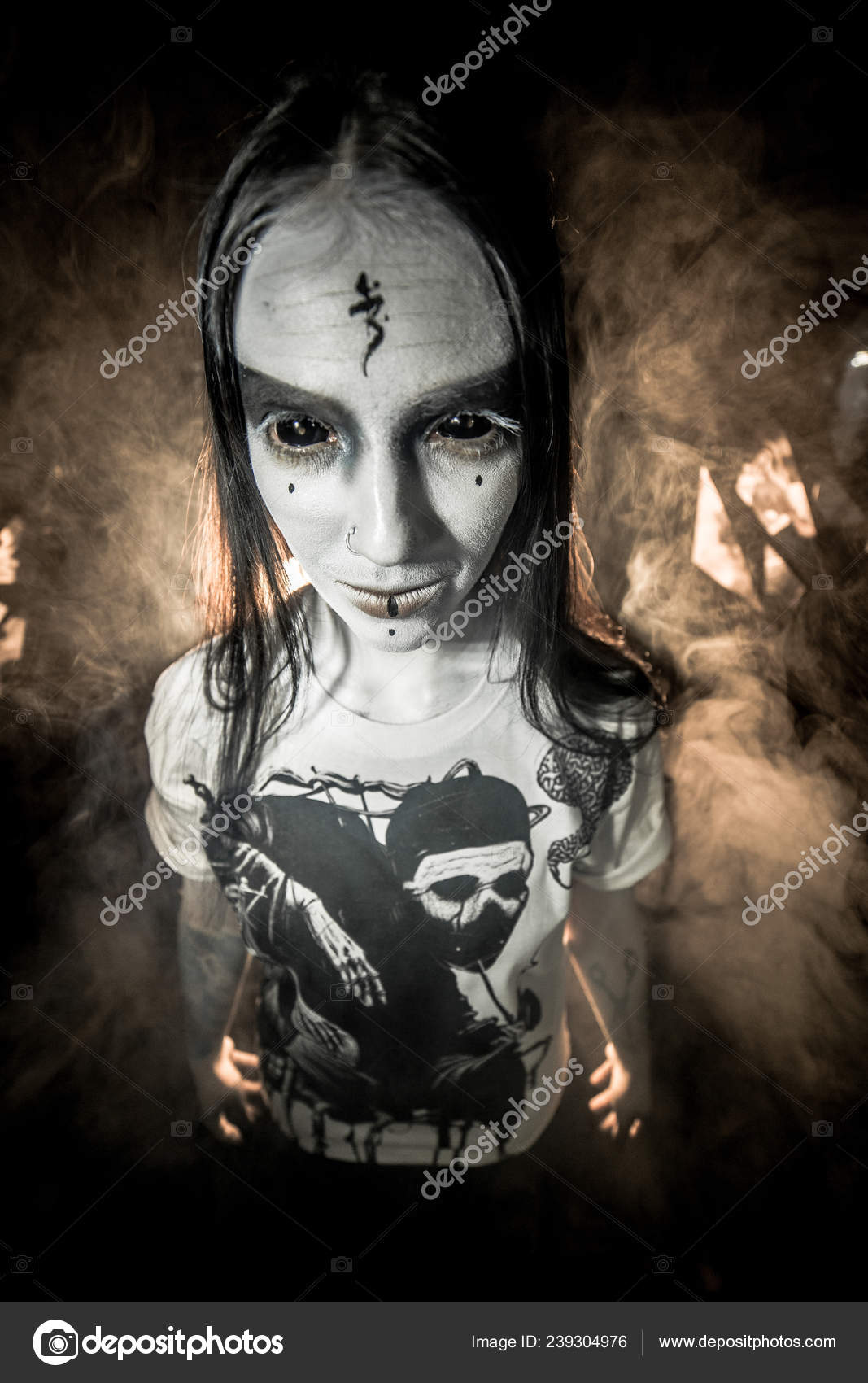 Mujer Muy Bonita Poseida Por Un Demonio