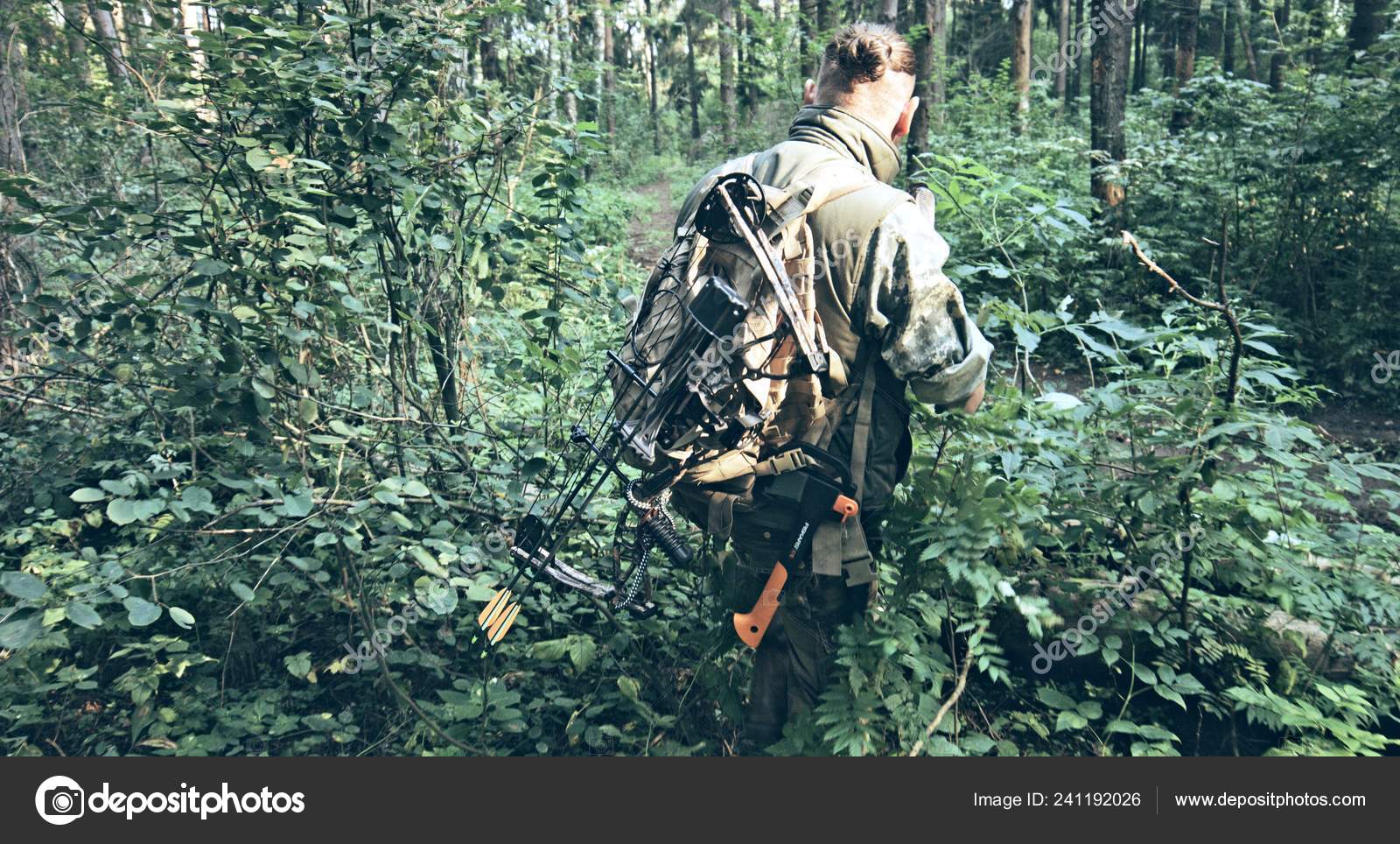 Man Camouflage Crossbow Forest — Stock Photo © biopsihoz@mail.ru #241192026