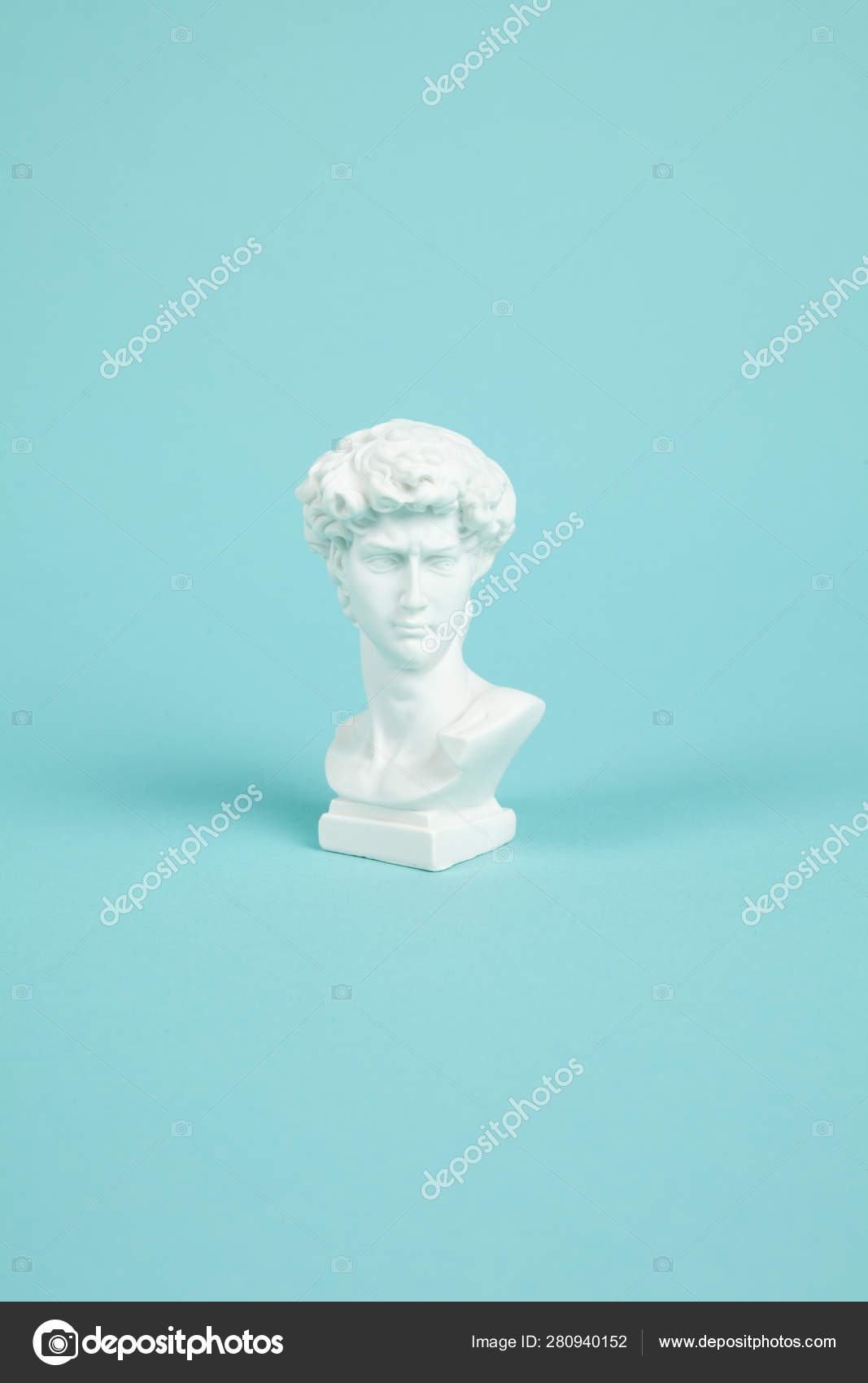 Bust of David on a turquoise background Stock Photo by ©loulouvonglup88 ...
