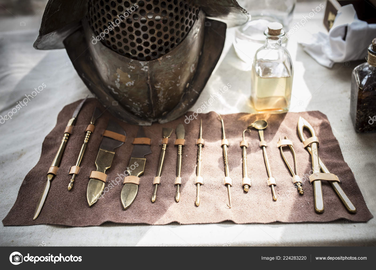Surgical Instruments Ancient Rome Gladiators Treatment Historical ...
