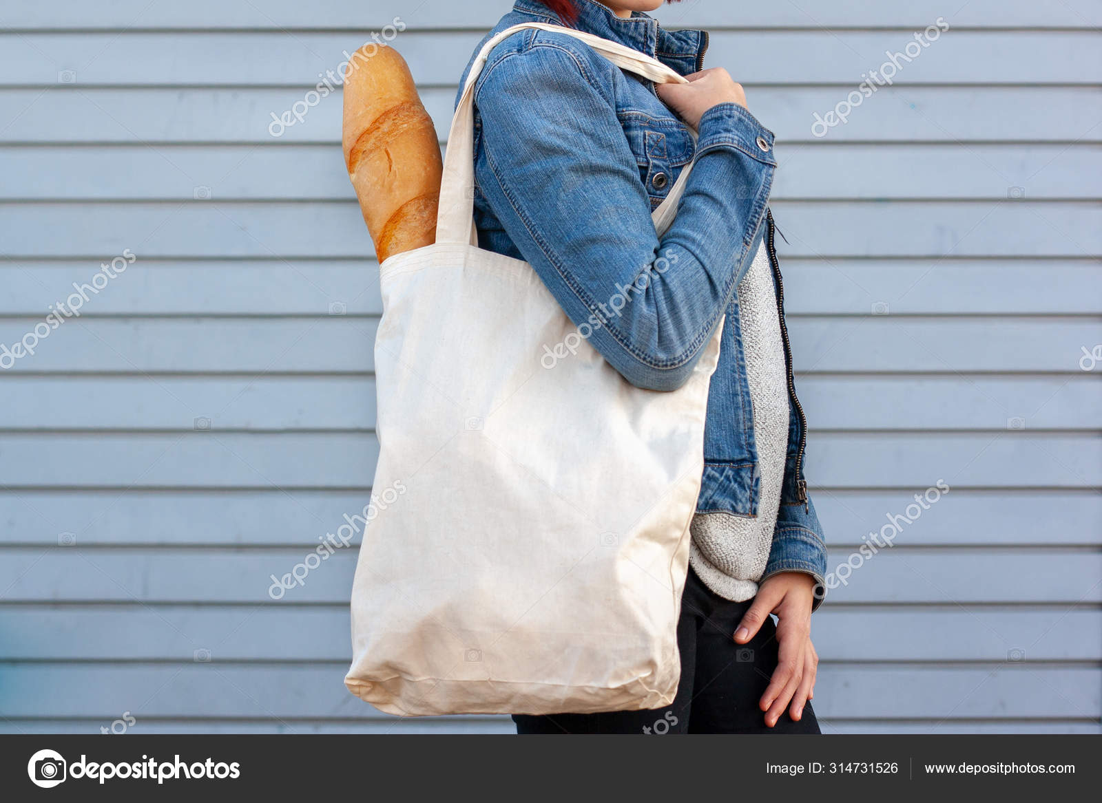 Zero Waste Concept Young Girl Holds Her Shoulder Textile Eco — Stock ...
