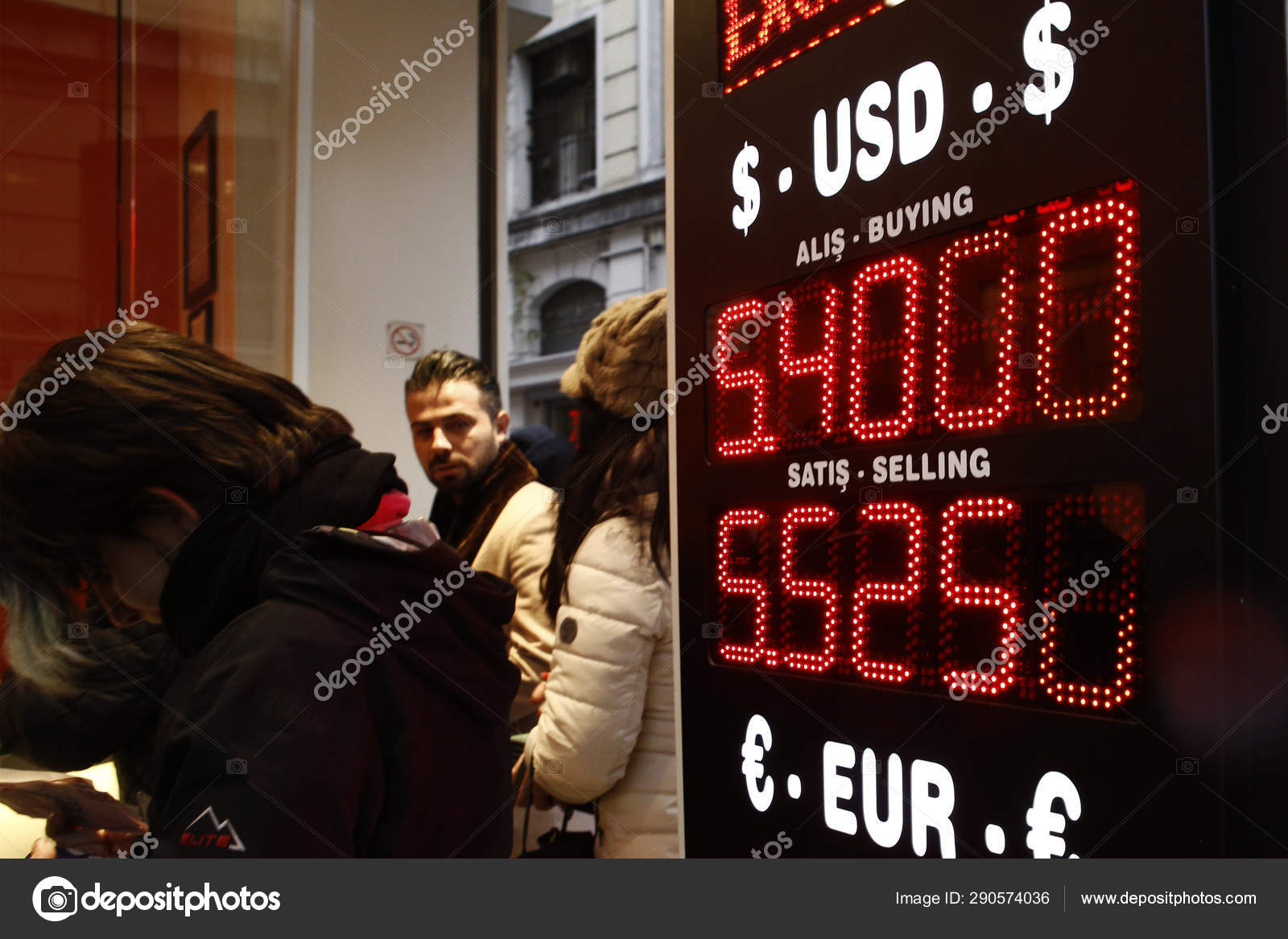 People Walk Exchange Foreign Currency Exchange Bureau Istanbul Turkey ...
