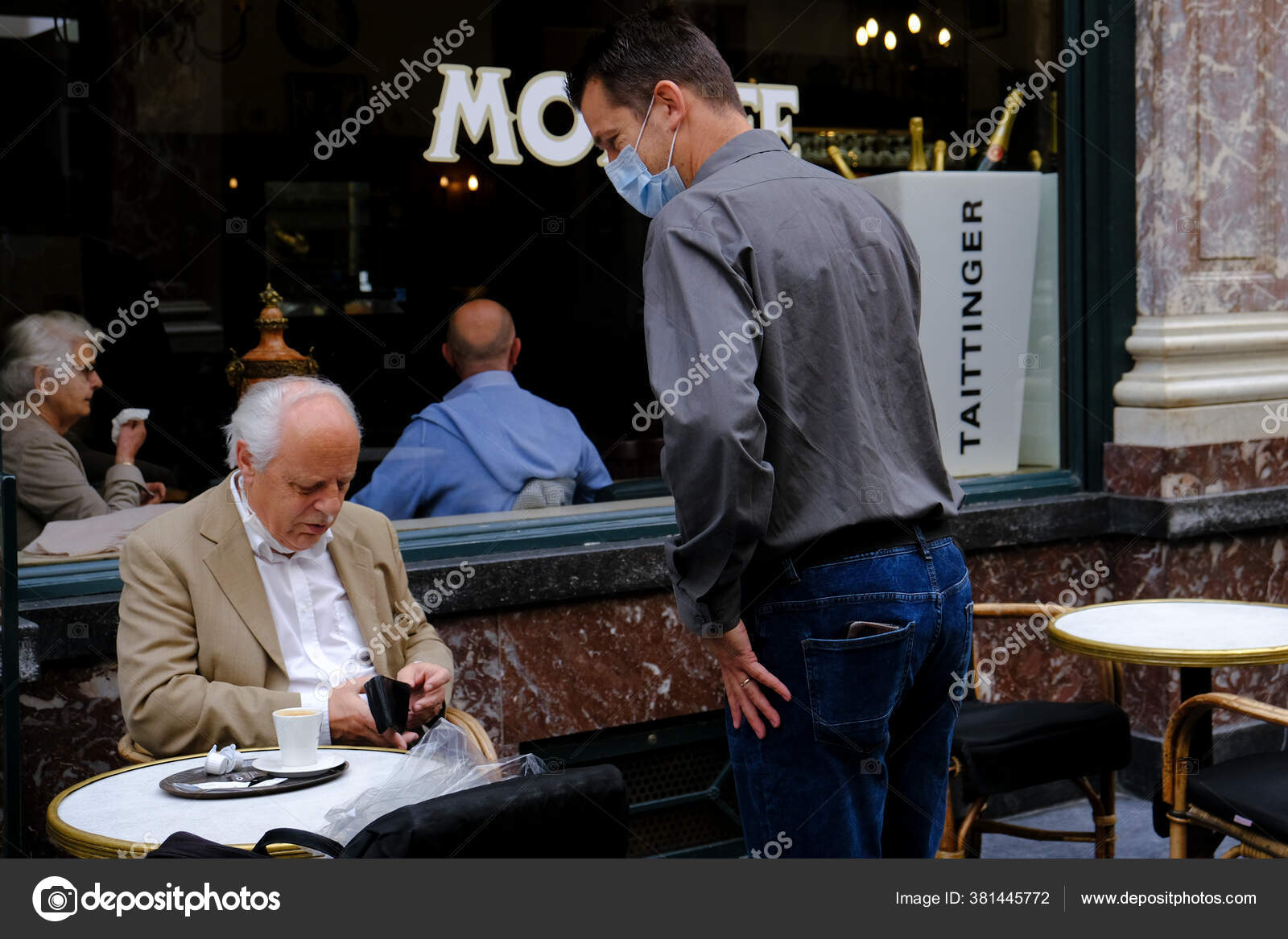 Waiter Wearing Protective Mask Serves Customer Restaurants Bars Reopen ...