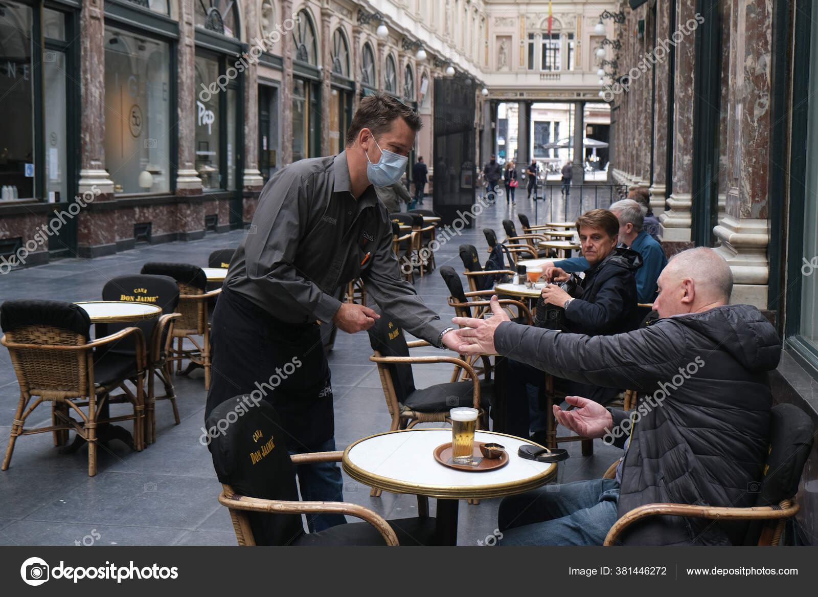 Waiter Wearing Protective Mask Serves Customer Restaurants Bars Reopen ...