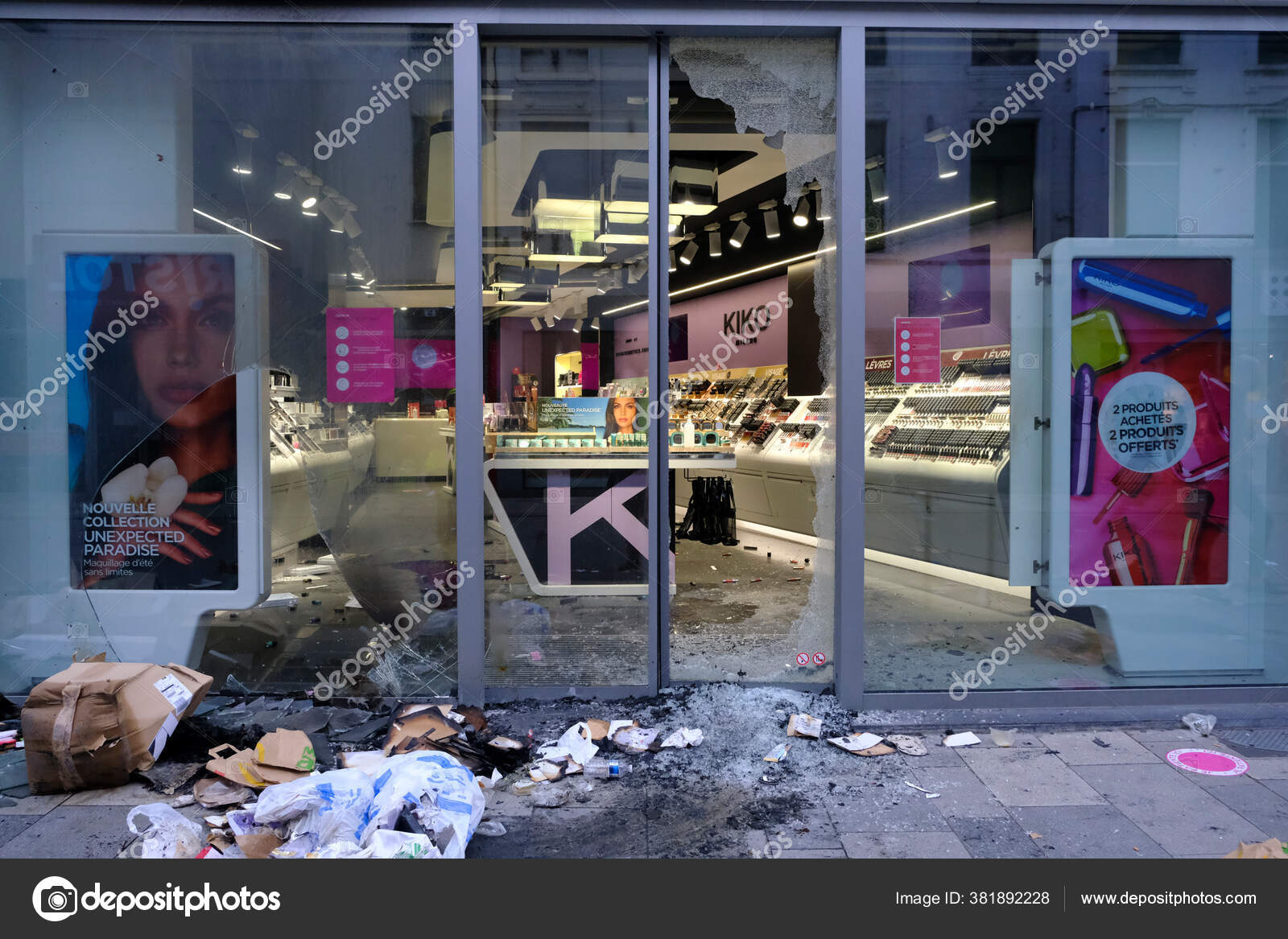 Damaged Storefront Pictured Protest Organised Black Lives Matter ...