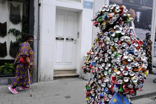 Squashed people Pictures, Squashed people Stock Photos & Images ...