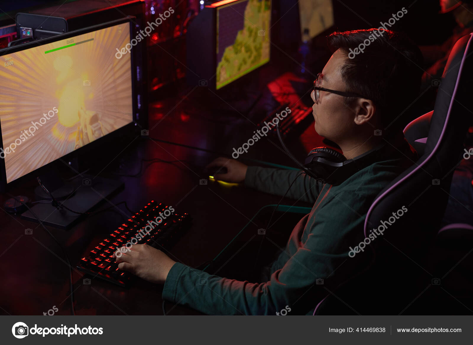 Gamer playing games on PC — Stock Photo © annas.stills.gmail.com #414469838