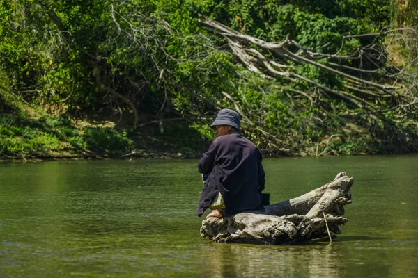 Pesca indigena fotos de stock, imágenes de Pesca indigena sin royalties ...