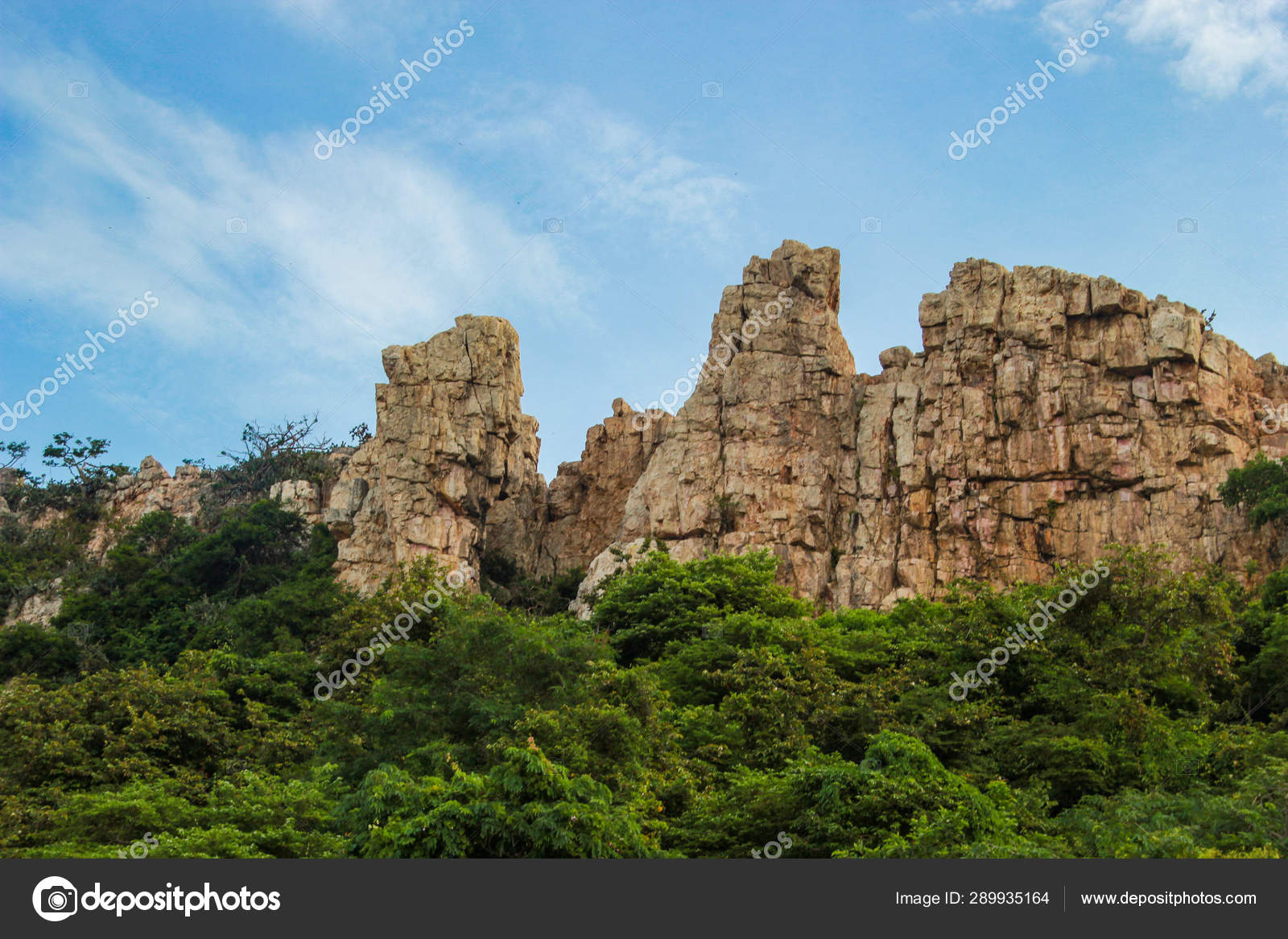 Khao Sam Muk — Stock Photo © iambeginner #289935164